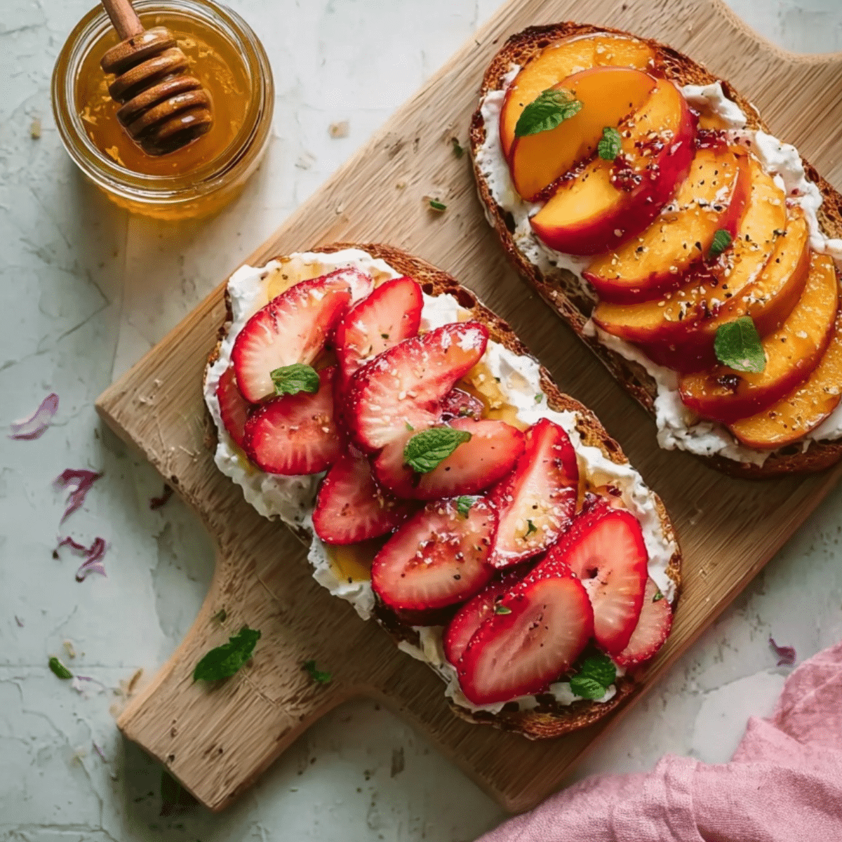 Strawberry Honey Breakfast Toasts – Best 5-Min Breakfast - The Sisters ...