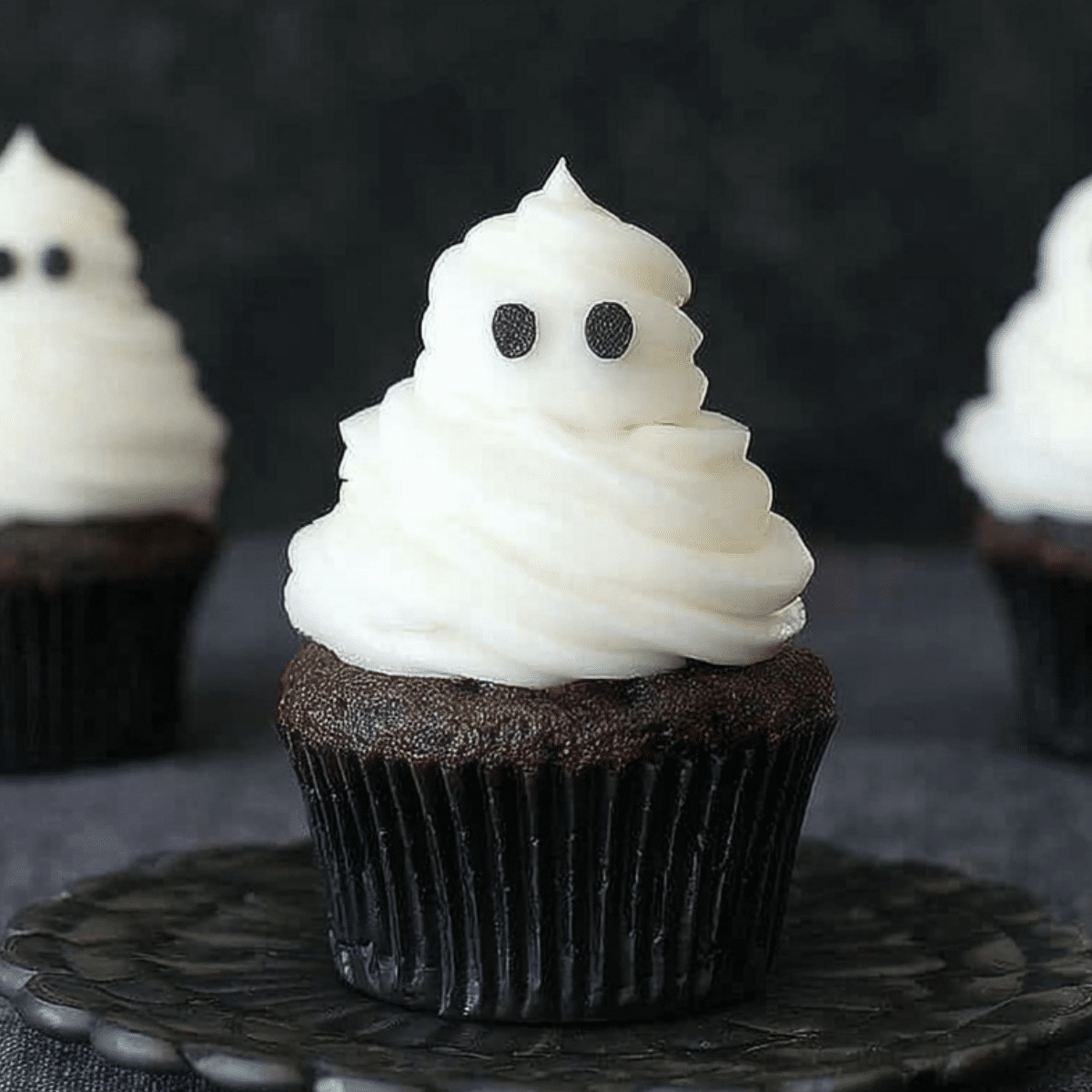 Ghost Cupcakes: Easy Halloween Treats - The Sisters Cooking