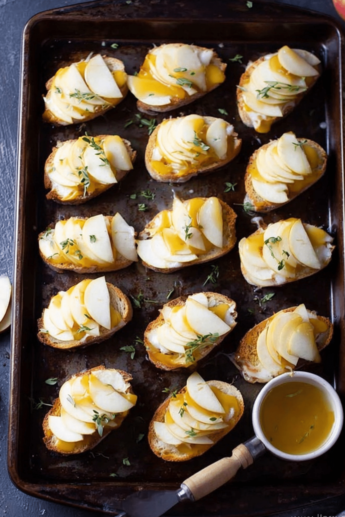 Smoked Gouda & Apple Crostini – Easy & Delicious Recipe - The Sisters ...