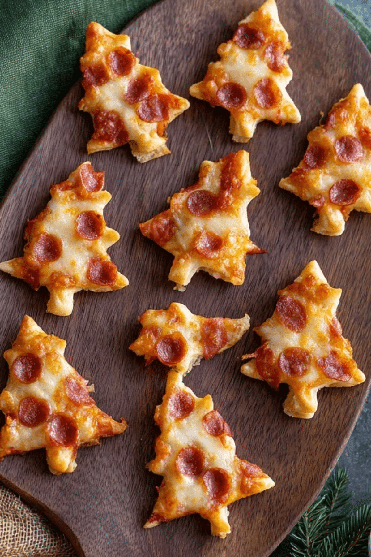 Puff Pastry Christmas Tree Pizza Bites – Easy & Fun Holiday Treat - The ...