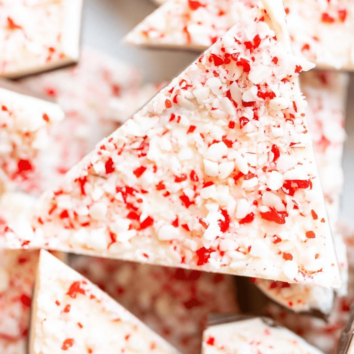 Salted Peppermint Bark Recipe – Easy Steps - The Sisters Cooking